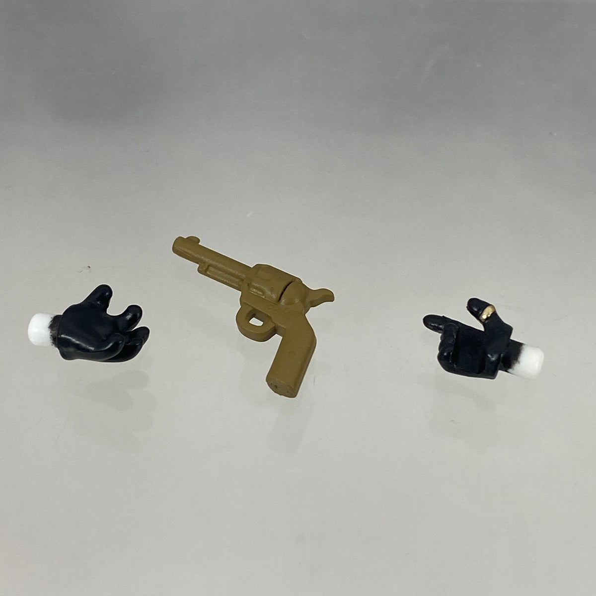 2429 -Luca's Pistol| Chibi Chop Shop