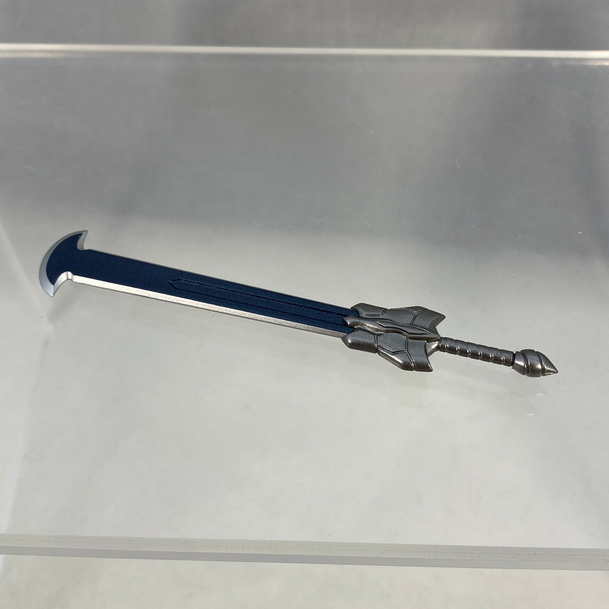 2605 -The Raven Black Hero Momon's Greatsword| Chibi Chop Shop