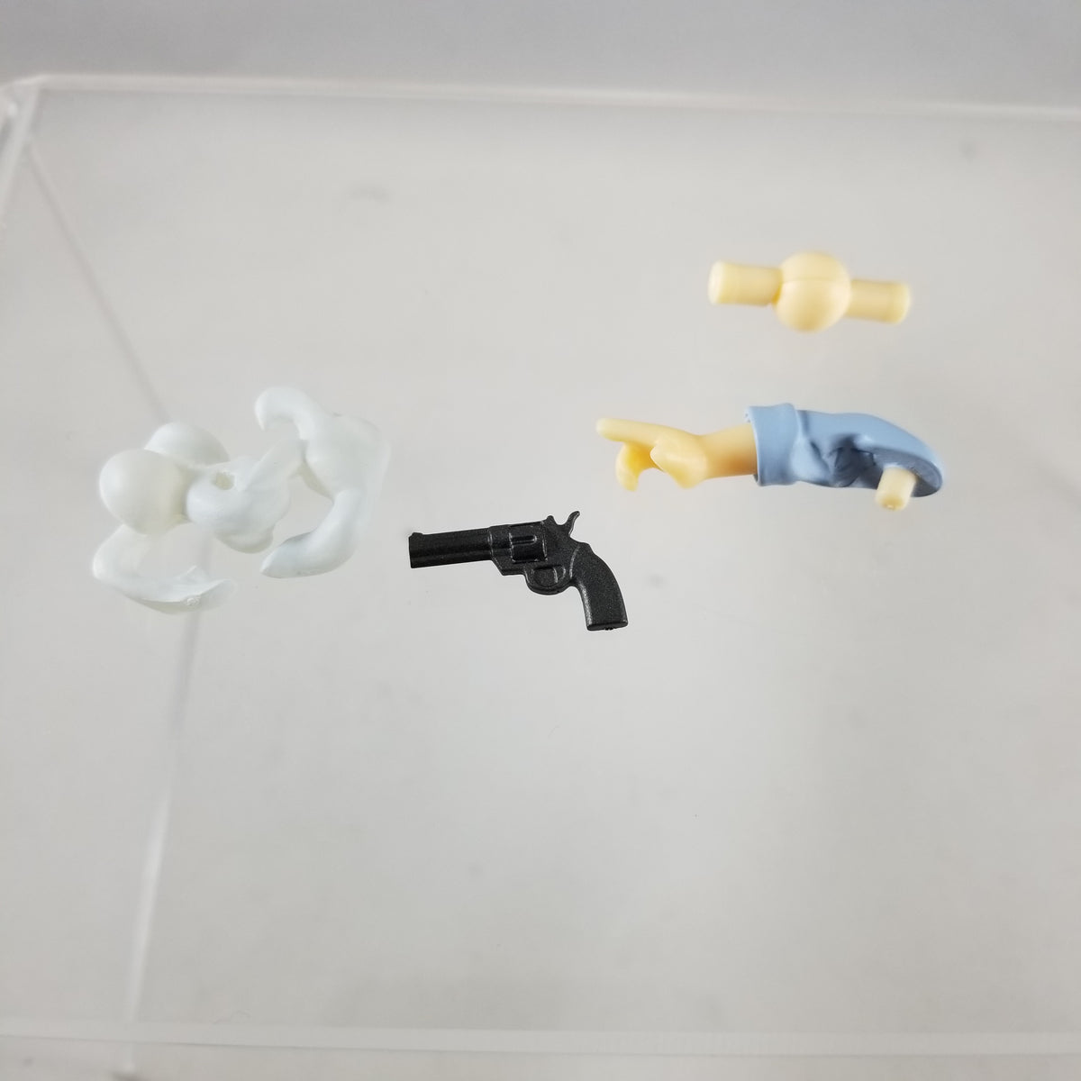 1084 -Ryo's Gun with Gunsmoke Effect Piece| Chibi Chop Shop