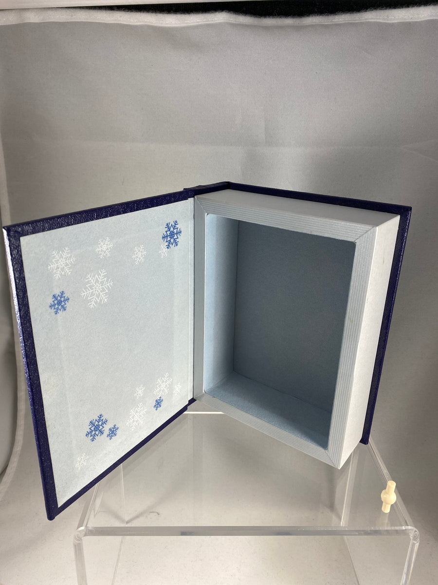 380 -Snow Miku Magical Snow Vers. Book Box Diorama Piece| Chibi Chop Shop