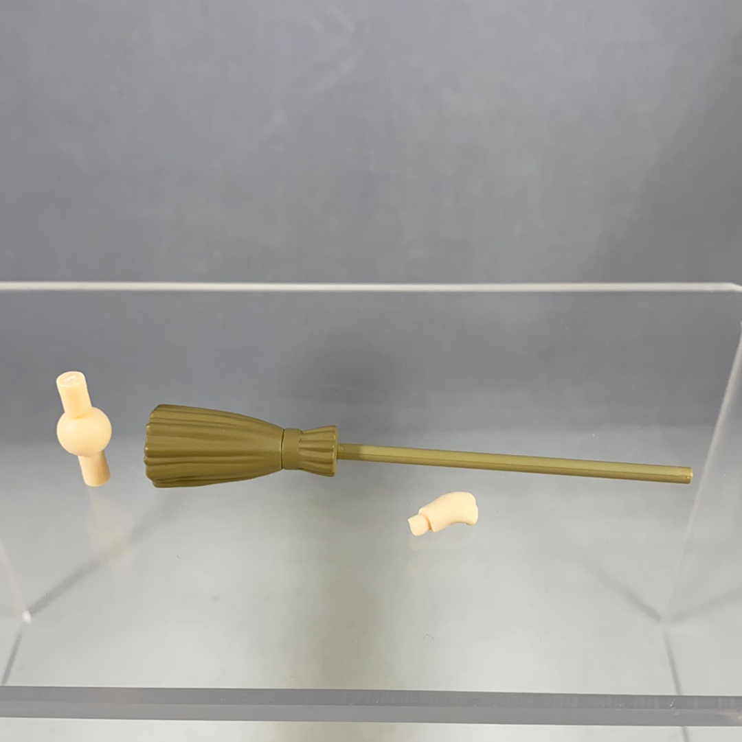 1360 -Sakura's Broom| Chibi Chop Shop